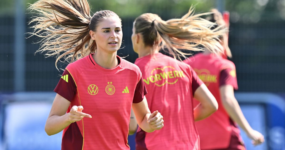 Wollten ein Date mit ihr: Jule Brand über kuriose Fan-Momente | Express