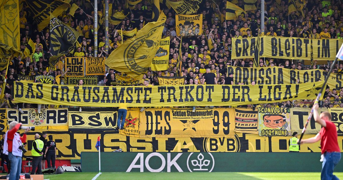 Vernichtendes XXL-Banner: BVB-Fans feuern gegen eigenen Klub | Express