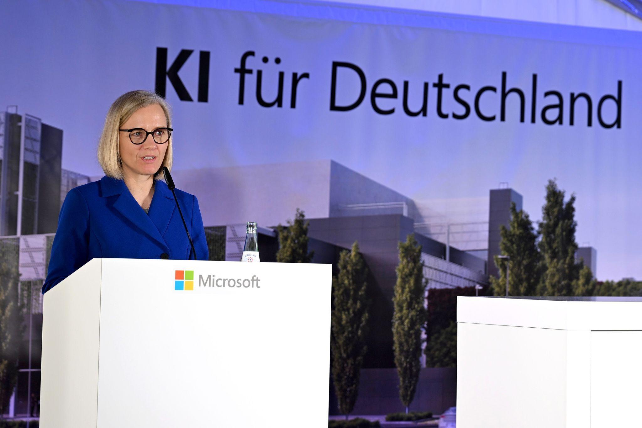 Milliarden-Investition im Rheinland: Microsoft startet KI-Offensive mit ...