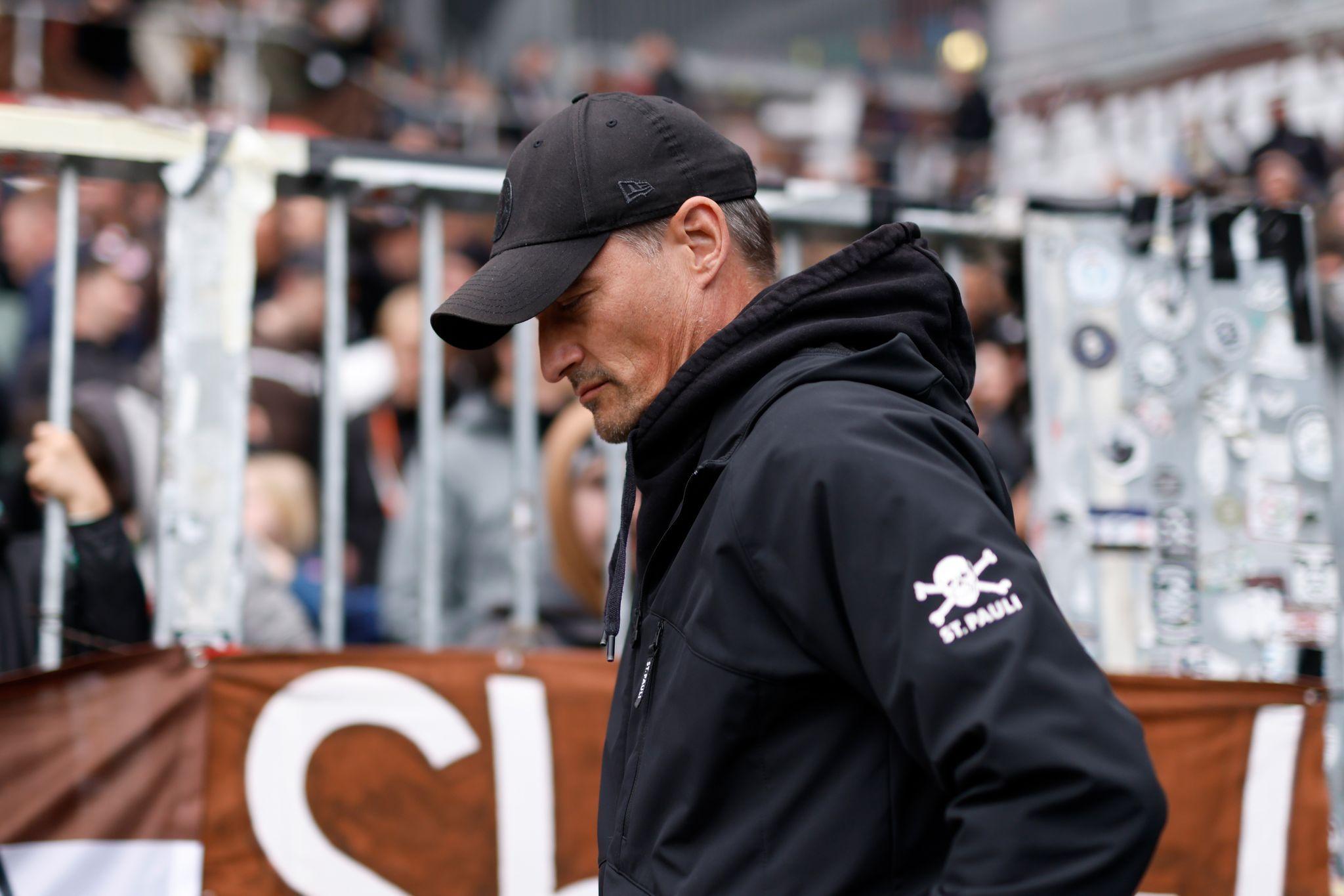Abstieg! Doch bleibt St. Pauli Trainer Blessin? Entscheidung fällt "in ...
