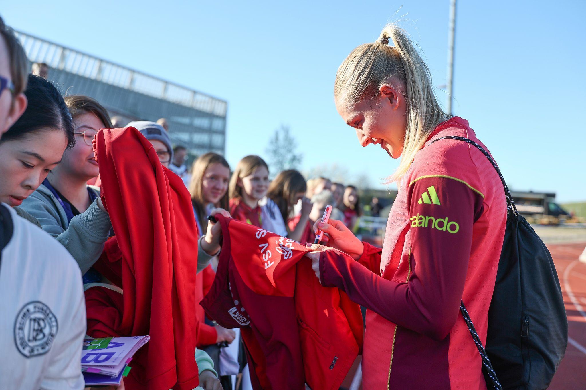 Trotz WM-Ticket: Bundestrainer Wück fordert von DFB-Frauen Sieg gegen ...