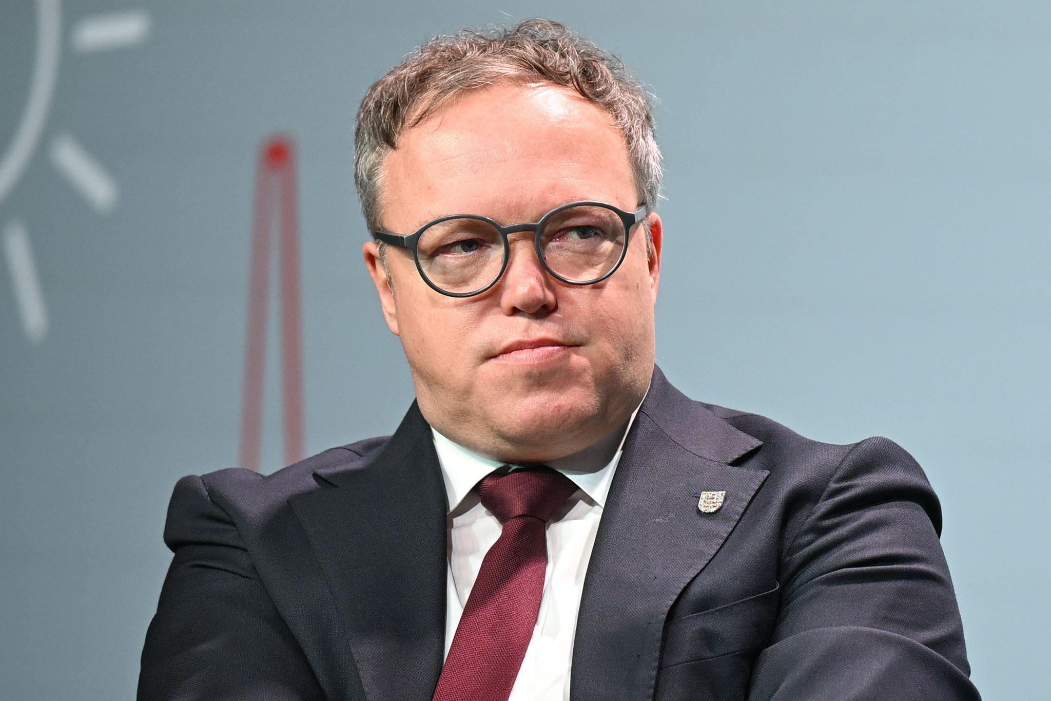 KI-Rede zum Holocaust-Tag: Voigt unter schwerem Verdacht – Konkurrenz ...